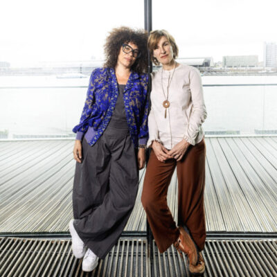 De Dichter en Denker des Vaderlands: ‘Taal dwingt je in een bepaalde ...